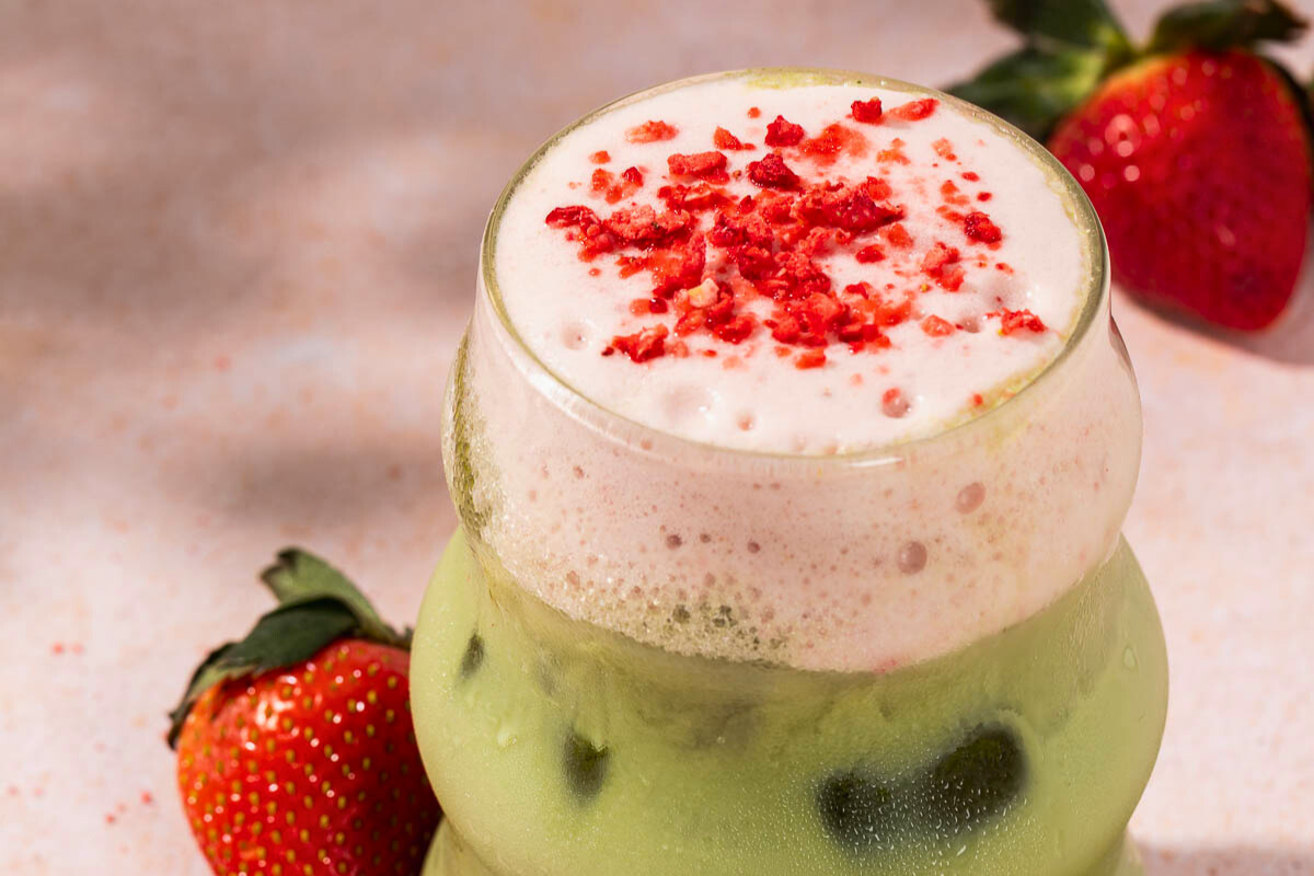 Strawberry Matcha Latte – Alchemy Organics